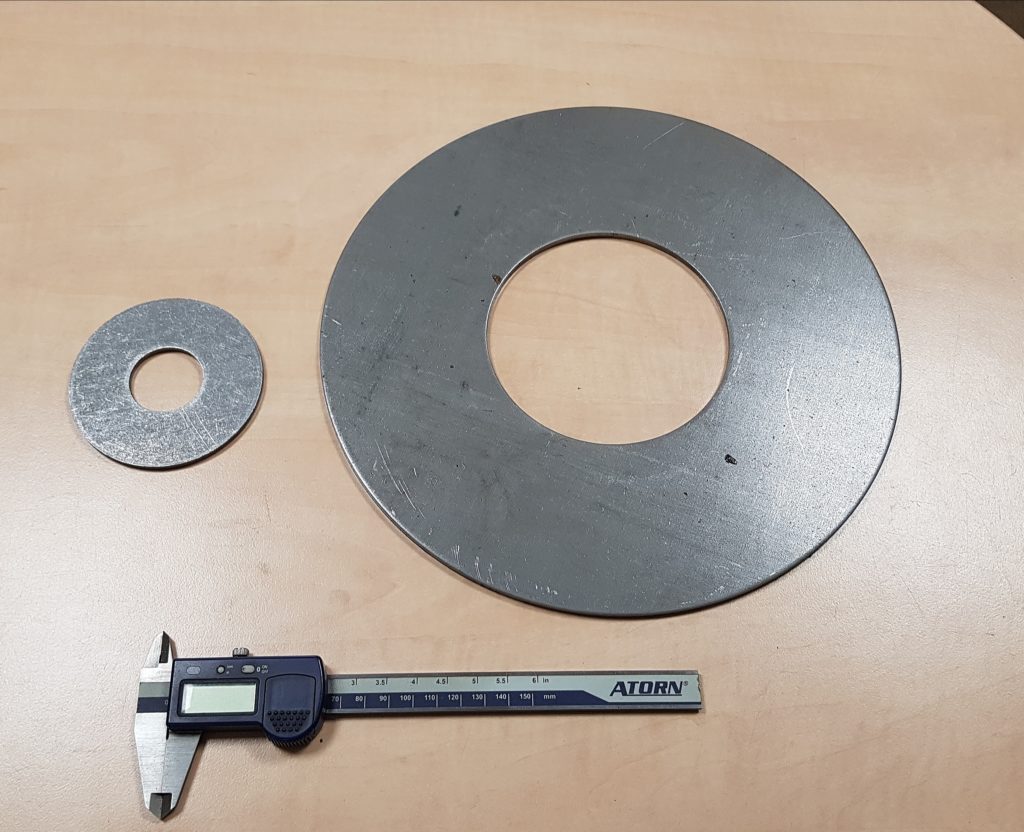 Stanzen, Biegen und Prägen – Möller Metallwaren
